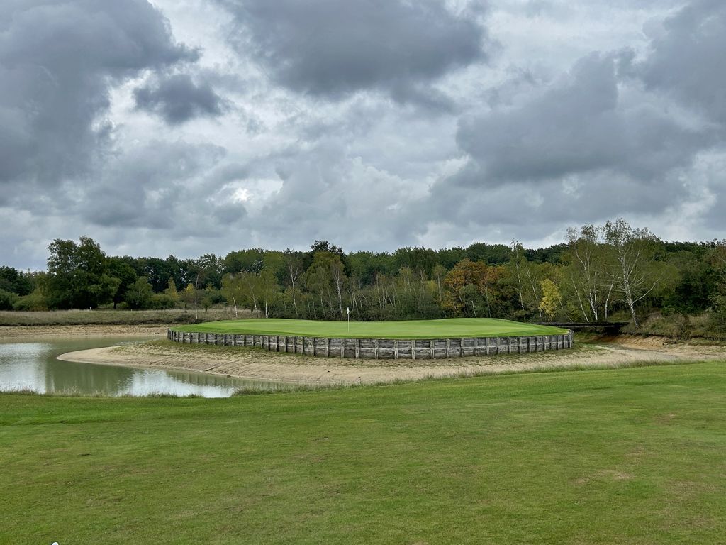Les Bordes Golf Club (Old) (Saint-Laurent-Nouan, Loiret) | GolfCourseGurus